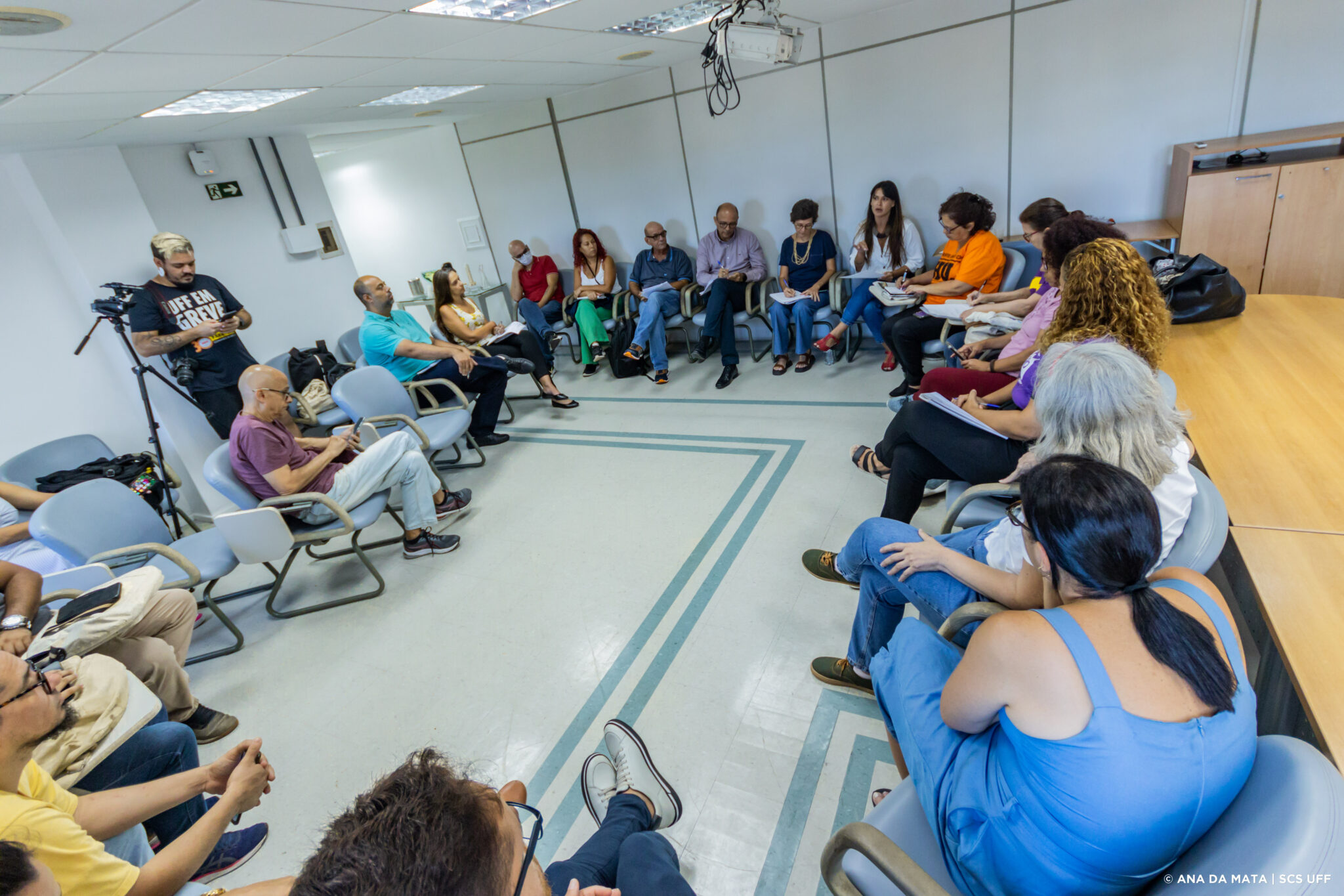 Gestão da UFF recebe líderes do Sintuff para dialogar sobre a greve dos ...